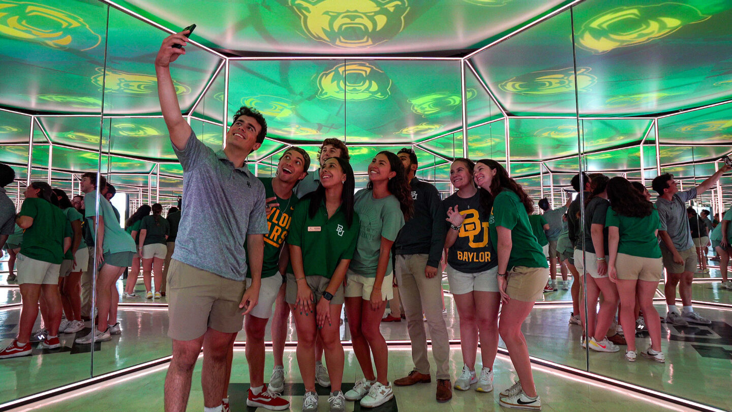 The Hurd Welcome Center at Baylor University - SEGD - Designers of ...