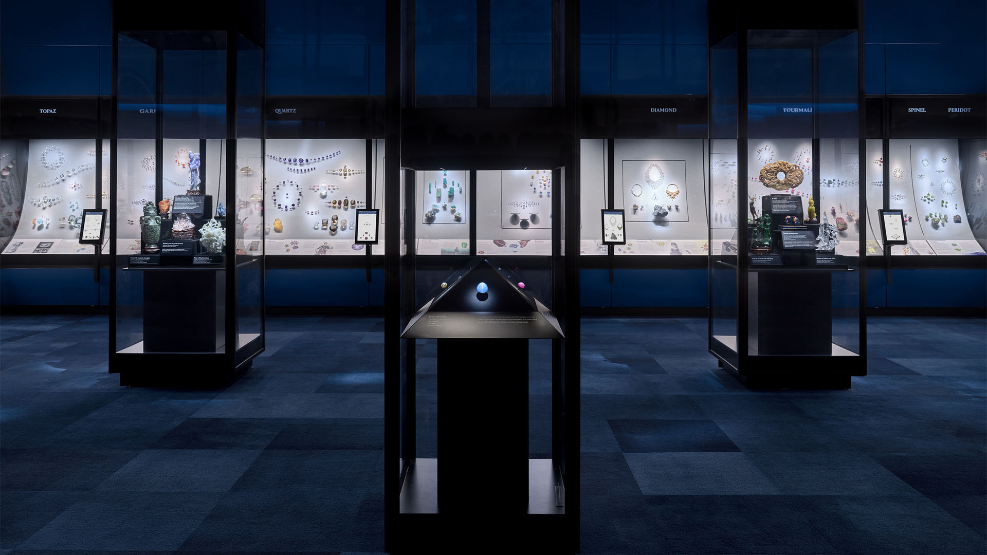 The Allison and Roberto Mignone Halls of Gems and Minerals - SEGD - Designers of Experiences